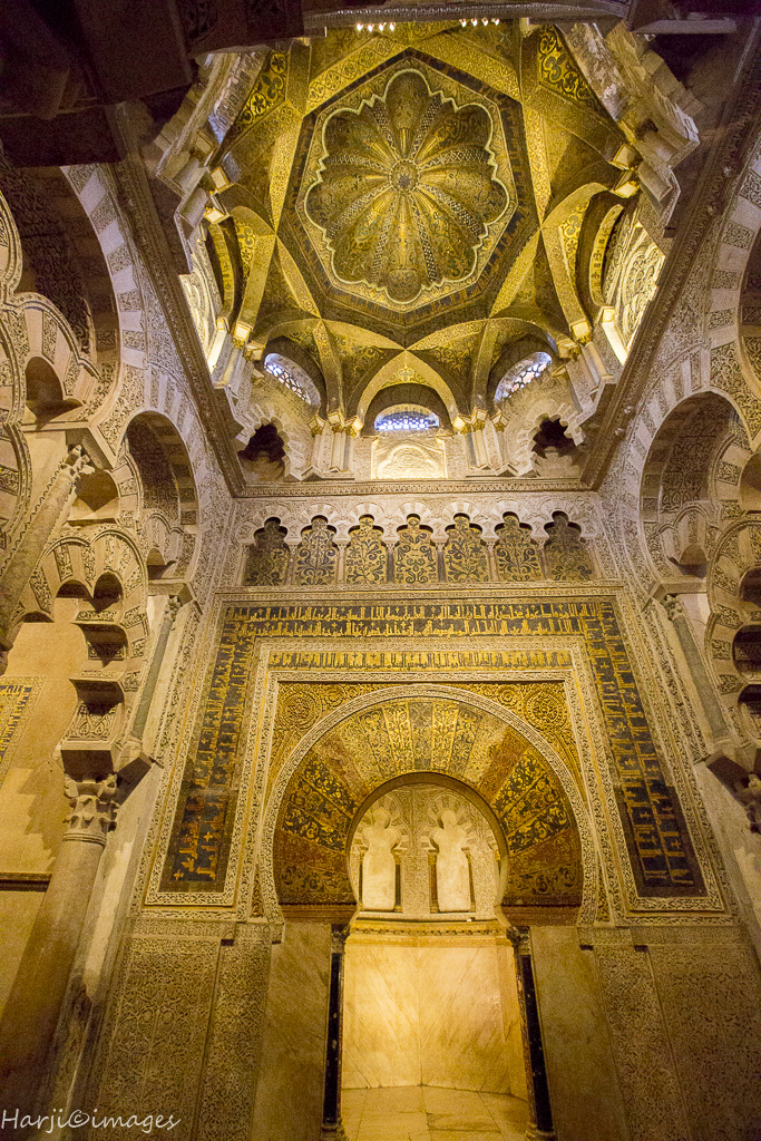 Spain’s architectural masterpieces: The Al Hambra Palace in Granada and ...