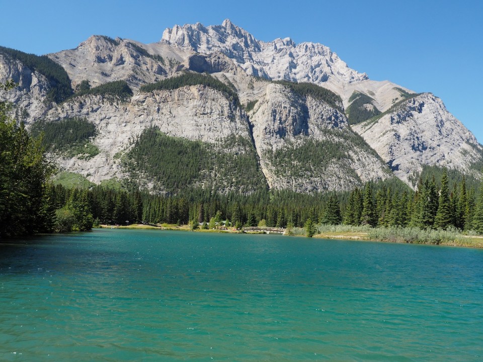 Stunning Photographs: Driving Through the Lake Minnewanka Loop in Banff ...